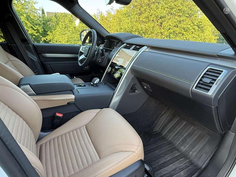 Balts Land Rover Discovery 2024 Viļņa, ar dzinēja tilpumu 3.00 L un nobraukumu 8 tūkst. km par 46900 €, foto 12 vietnē AUTOMOTO.COM.LV