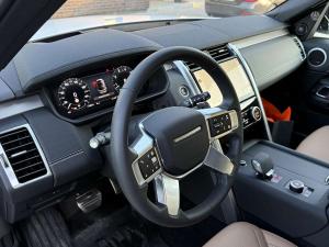 Balts Land Rover Discovery 2024 Viļņa, ar dzinēja tilpumu 3.00 L un nobraukumu 8 tūkst. km par 46900 €, foto 14 vietnē AUTOMOTO.COM.LV