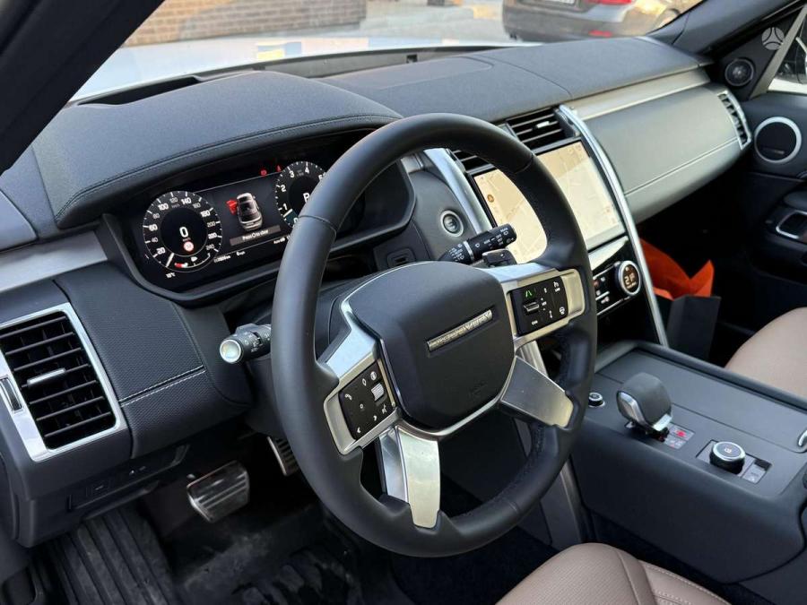 Balts Land Rover Discovery 2024 Viļņa, ar dzinēja tilpumu 3.00 L un nobraukumu 8 tūkst. km par 46900 €, foto 14 vietnē AUTOMOTO.COM.LV