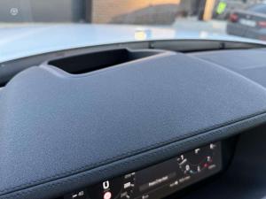 Balts Land Rover Discovery 2024 Viļņa, ar dzinēja tilpumu 3.00 L un nobraukumu 8 tūkst. km par 46900 €, foto 15 vietnē AUTOMOTO.COM.LV