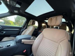 Balts Land Rover Discovery 2024 Viļņa, ar dzinēja tilpumu 3.00 L un nobraukumu 8 tūkst. km par 46900 €, foto 25 vietnē AUTOMOTO.COM.LV