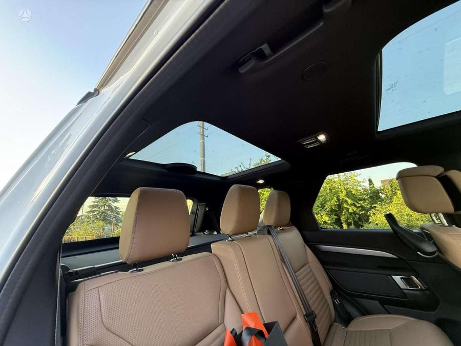 Balts Land Rover Discovery 2024 Viļņa, ar dzinēja tilpumu 3.00 L un nobraukumu 8 tūkst. km par 46900 €, foto 33 vietnē AUTOMOTO.COM.LV