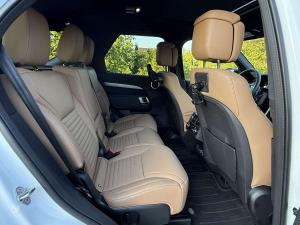 Balts Land Rover Discovery 2024 Viļņa, ar dzinēja tilpumu 3.00 L un nobraukumu 8 tūkst. km par 46900 €, foto 36 vietnē AUTOMOTO.COM.LV