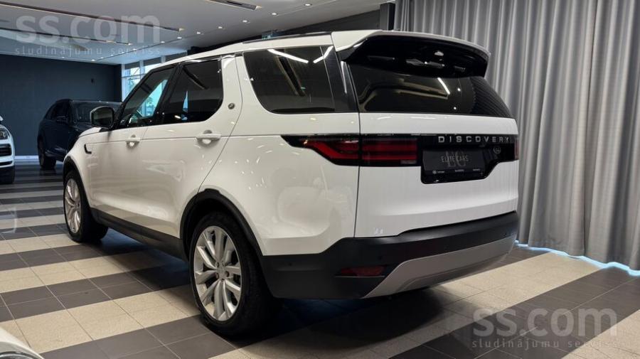 White Land Rover Discovery 2022 in Riga, with an engine capacity of 3.00 L and mileage of 81 thousand km for 32990 €, photo 7 on AUTOMOTO.COM.LV