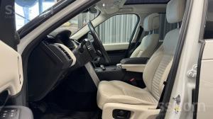 White Land Rover Discovery 2022 in Riga, with an engine capacity of 3.00 L and mileage of 81 thousand km for 32990 €, photo 10 on AUTOMOTO.COM.LV