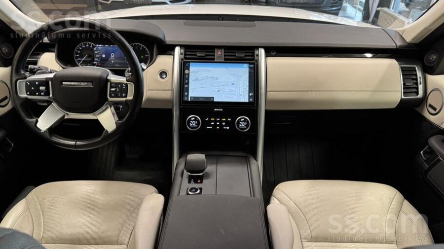 White Land Rover Discovery 2022 in Riga, with an engine capacity of 3.00 L and mileage of 81 thousand km for 32990 €, photo 11 on AUTOMOTO.COM.LV
