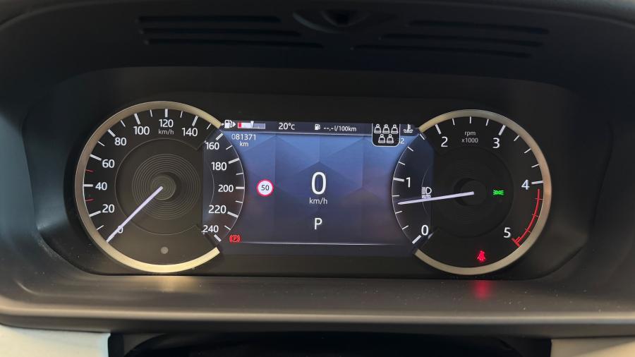 White Land Rover Discovery 2022 in Riga, with an engine capacity of 3.00 L and mileage of 81 thousand km for 32990 €, photo 12 on AUTOMOTO.COM.LV