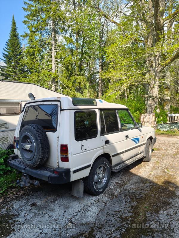 Balts Land Rover Discovery 1994 Rakvere, ar dzinēja tilpumu 2.50 L un nobraukumu 138 tūkst. km par 6800 €, foto 3 vietnē AUTOMOTO.COM.LV