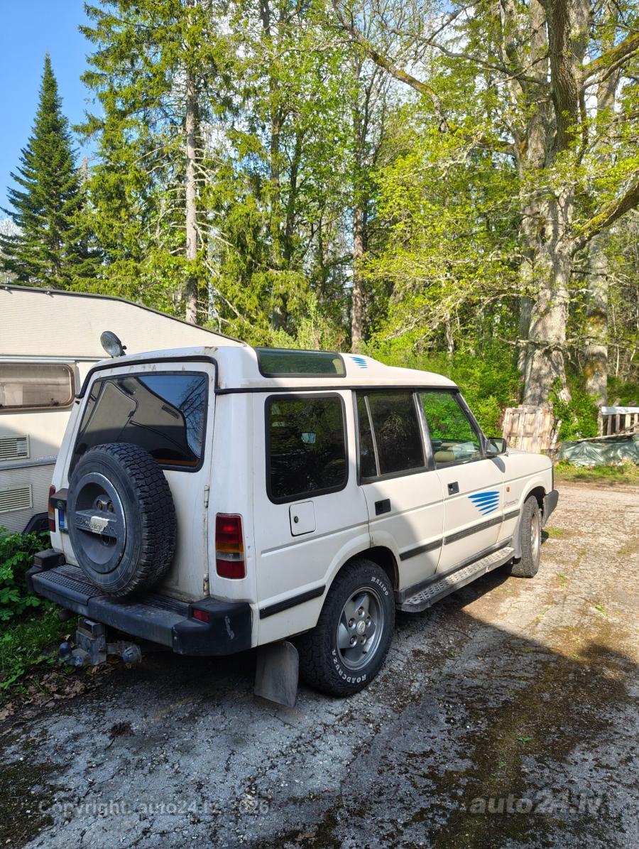 Balts Land Rover Discovery 1994 Rakvere, ar dzinēja tilpumu 2.50 L un nobraukumu 138 tūkst. km par 6800 €, foto 4 vietnē AUTOMOTO.COM.LV