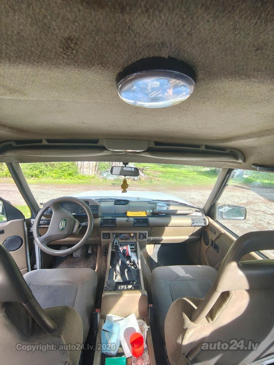 Balts Land Rover Discovery 1994 Rakvere, ar dzinēja tilpumu 2.50 L un nobraukumu 138 tūkst. km par 6800 €, foto 7 vietnē AUTOMOTO.COM.LV