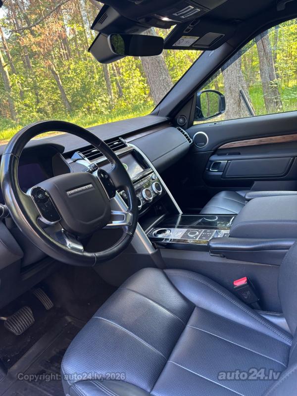 White Land Rover Discovery 2018 in Tallinn, with an engine capacity of 3.00 L and mileage of 134 thousand km for 28900 €, photo 9 on AUTOMOTO.COM.LV