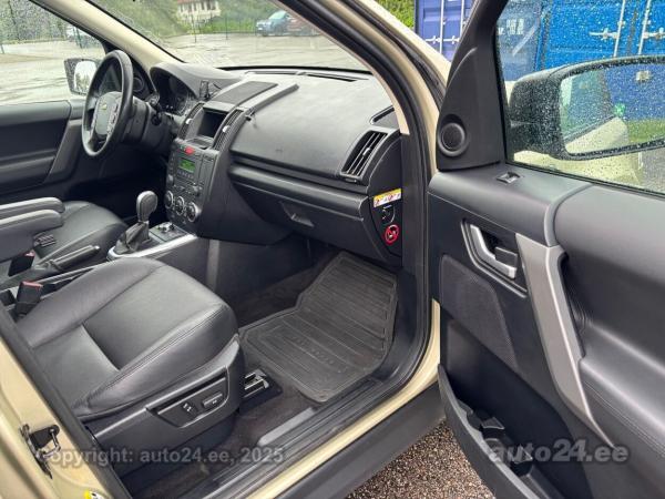 Smilšu krāsa Land Rover Freelander 2009 Paide, ar dzinēja tilpumu 2.20 L un nobraukumu 248 tūkst. km par 6990 €, foto 9 vietnē AUTOMOTO.COM.LV