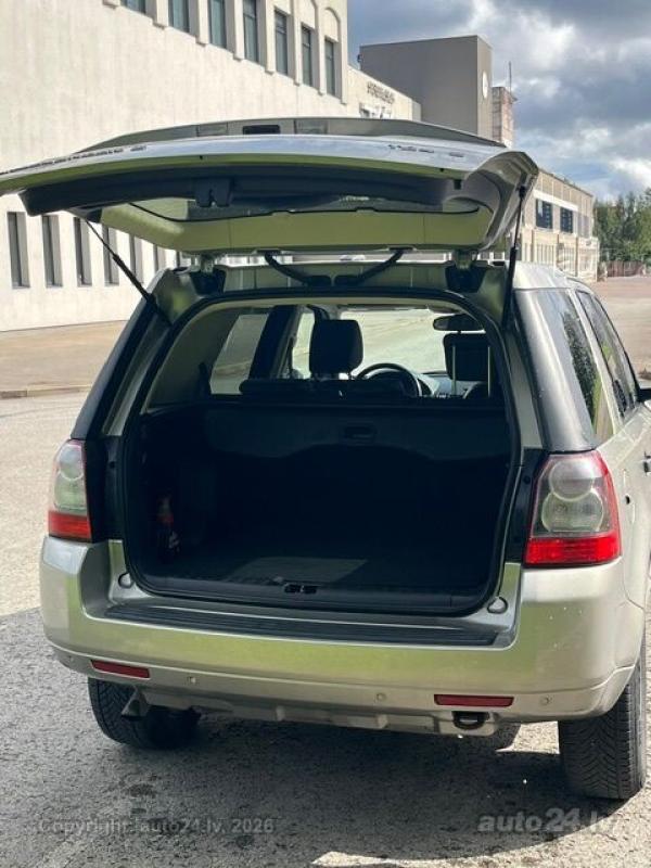 Beige Land Rover Freelander 2012 in Tallinn, with an engine capacity of 2.20 L and mileage of 269 thousand km for 6900 €, photo 6 on AUTOMOTO.COM.LV