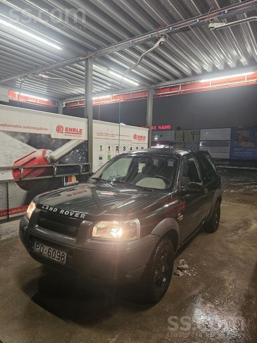 Melns Land Rover Freelander 1999 Rīga, ar dzinēja tilpumu 1.80 L un nobraukumu 315 tūkst. km par 1800 €, foto 1 vietnē AUTOMOTO.COM.LV