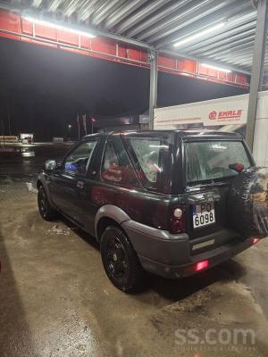 Melns Land Rover Freelander 1999 Rīga, ar dzinēja tilpumu 1.80 L un nobraukumu 315 tūkst. km par 1800 €, foto 2 vietnē AUTOMOTO.COM.LV