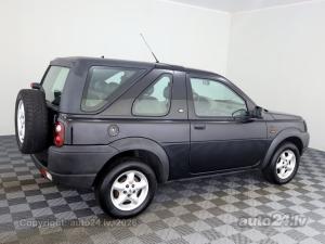 Black Land Rover Freelander 1999 in Tallinn, with an engine capacity of 2.00 L and mileage of 297 thousand km for 1299 €, photo 4 on AUTOMOTO.COM.LV