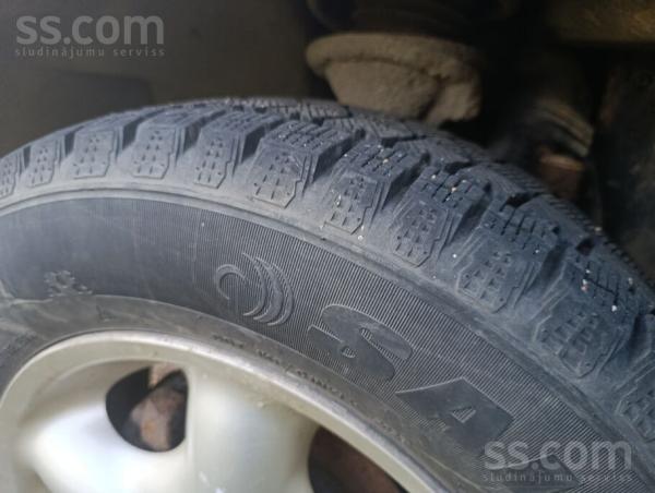 Melns Land Rover Freelander 1999 Liepāja, ar dzinēja tilpumu 1.80 L un nobraukumu 306 tūkst. km par 2500 €, foto 6 vietnē AUTOMOTO.COM.LV