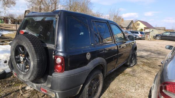 Melns Land Rover Freelander 2003 Krāslava, ar dzinēja tilpumu 2.00 L un nobraukumu 500 tūkst. km par 500 €, foto 3 vietnē AUTOMOTO.COM.LV