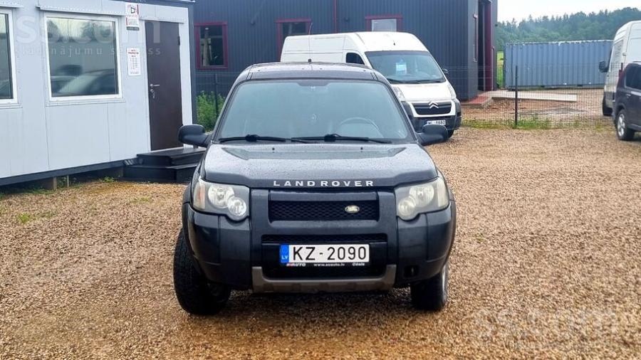 Black Land Rover Freelander 2004 in Cesis, with an engine capacity of 2.00 L and mileage of 268 thousand km for 2600 €, photo 3 on AUTOMOTO.COM.LV