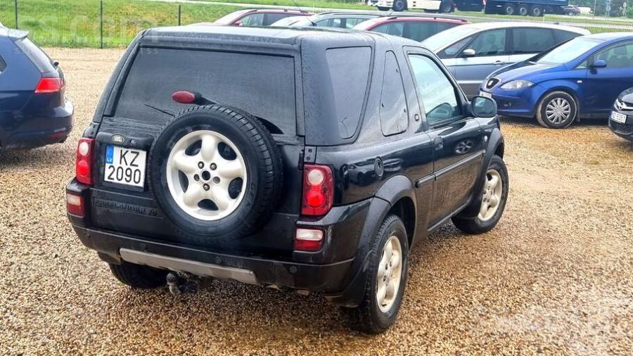 Black Land Rover Freelander 2004 in Cesis, with an engine capacity of 2.00 L and mileage of 268 thousand km for 2600 €, photo 6 on AUTOMOTO.COM.LV