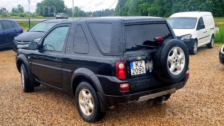 Black Land Rover Freelander 2004 in Cesis, with an engine capacity of 2.00 L and mileage of 268 thousand km for 2600 €, photo 8 on AUTOMOTO.COM.LV