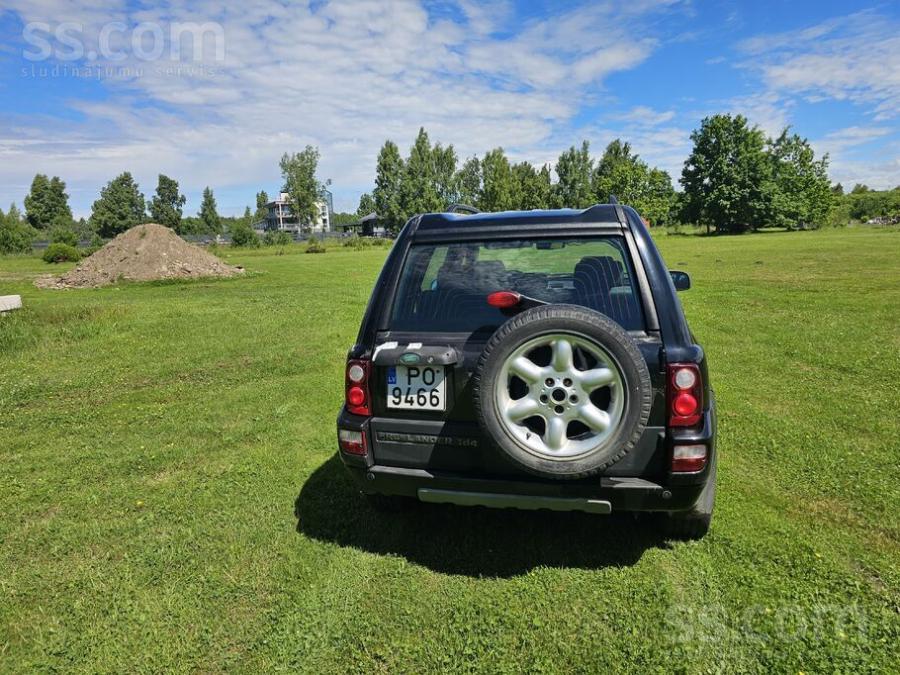 Black Land Rover Freelander 2004 in Limbazi, with an engine capacity of 2.00 L and mileage of 349 thousand km for 1800 €, photo 3 on AUTOMOTO.COM.LV