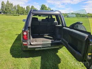 Black Land Rover Freelander 2004 in Limbazi, with an engine capacity of 2.00 L and mileage of 349 thousand km for 1800 €, photo 5 on AUTOMOTO.COM.LV