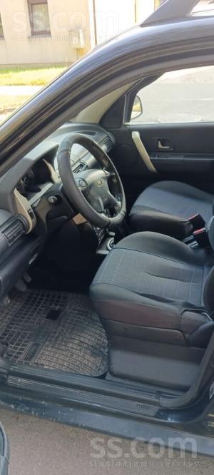 Melns Land Rover Freelander 2004 Daugavpils, ar dzinēja tilpumu 2.00 L un nobraukumu 312 tūkst. km par 2200 €, foto 5 vietnē AUTOMOTO.COM.LV