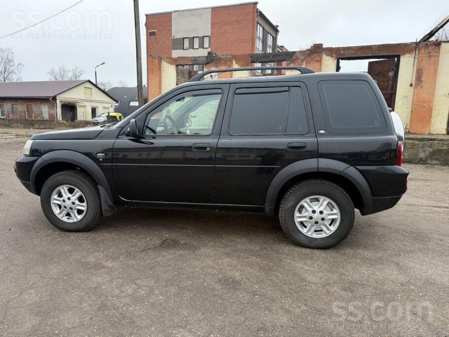 Melns Land Rover Freelander 2005 Daugavpils, ar dzinēja tilpumu 2.00 L un nobraukumu 311 tūkst. km par 3400 €, foto 7 vietnē AUTOMOTO.COM.LV
