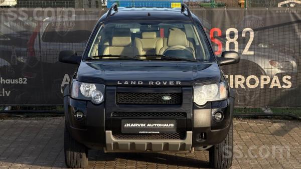 Melns Land Rover Freelander 2006 Liepāja, ar dzinēja tilpumu 2.00 L un nobraukumu 332 tūkst. km par 4400 €, foto 1 vietnē AUTOMOTO.COM.LV