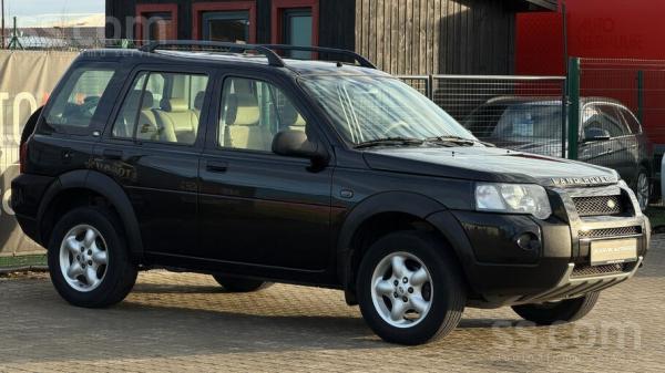 Melns Land Rover Freelander 2006 Liepāja, ar dzinēja tilpumu 2.00 L un nobraukumu 332 tūkst. km par 4400 €, foto 2 vietnē AUTOMOTO.COM.LV