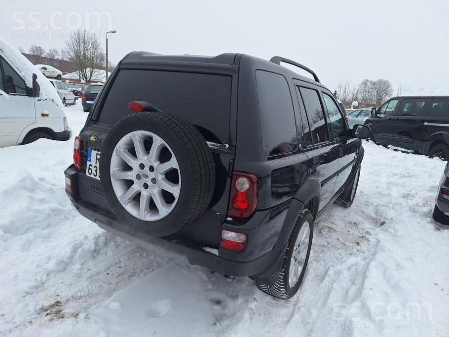 Melns Land Rover Freelander 2006 Daugavpils, ar dzinēja tilpumu 2.00 L un nobraukumu 0 tūkst. km par 5400 €, foto 6 vietnē AUTOMOTO.COM.LV