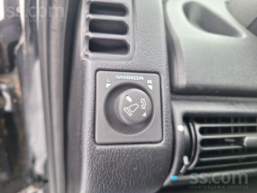 Melns Land Rover Freelander 2006 Daugavpils, ar dzinēja tilpumu 2.00 L un nobraukumu 0 tūkst. km par 5400 €, foto 12 vietnē AUTOMOTO.COM.LV