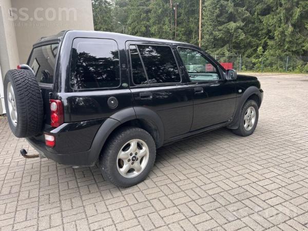Black Land Rover Freelander 2006 in Valka, with an engine capacity of 2.00 L and mileage of 369 thousand km for 2300 €, photo 2 on AUTOMOTO.COM.LV