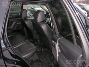Black Land Rover Freelander 2007 in Riga, with an engine capacity of 2.20 L and mileage of 0 thousand km for 5450 €, photo 8 on AUTOMOTO.COM.LV