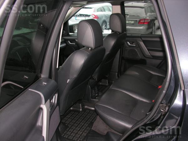 Black Land Rover Freelander 2007 in Riga, with an engine capacity of 2.20 L and mileage of 0 thousand km for 5450 €, photo 9 on AUTOMOTO.COM.LV
