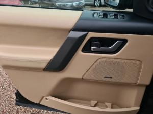 Melns Land Rover Freelander 2007 Rīga, ar dzinēja tilpumu 2.20 L un nobraukumu 321 tūkst. km par 4490 €, foto 4 vietnē AUTOMOTO.COM.LV