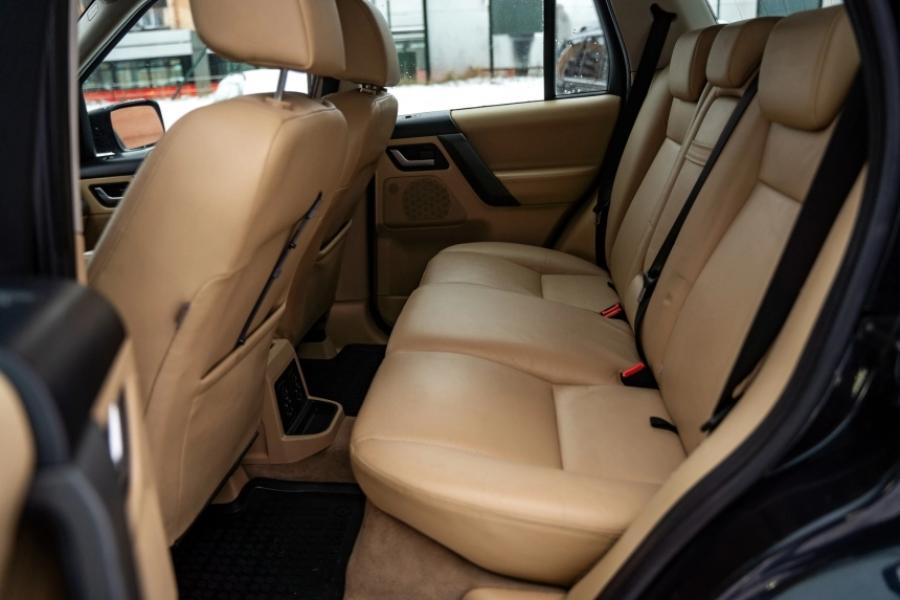Melns Land Rover Freelander 2007 Rīga, ar dzinēja tilpumu 2.20 L un nobraukumu 321 tūkst. km par 4490 €, foto 20 vietnē AUTOMOTO.COM.LV