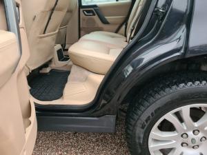 Melns Land Rover Freelander 2007 Rīga, ar dzinēja tilpumu 2.20 L un nobraukumu 321 tūkst. km par 4490 €, foto 28 vietnē AUTOMOTO.COM.LV