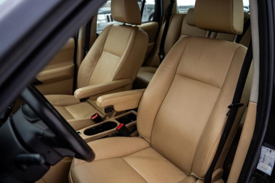 Melns Land Rover Freelander 2007 Rīga, ar dzinēja tilpumu 2.20 L un nobraukumu 321 tūkst. km par 4490 €, foto 41 vietnē AUTOMOTO.COM.LV