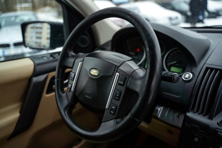Melns Land Rover Freelander 2007 Rīga, ar dzinēja tilpumu 2.20 L un nobraukumu 321 tūkst. km par 4490 €, foto 46 vietnē AUTOMOTO.COM.LV