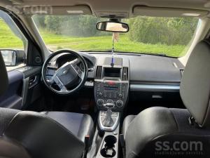 Black Land Rover Freelander 2007 in Aizkraukle, with an engine capacity of 2.20 L and mileage of 350 thousand km for 3800 €, photo 6 on AUTOMOTO.COM.LV
