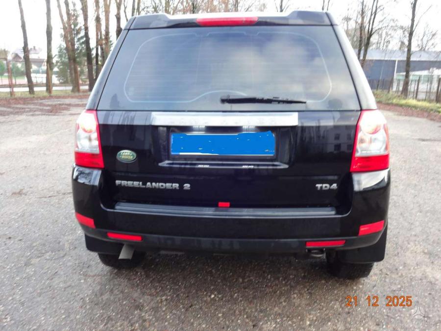 Black Land Rover Freelander 2008 in Raseiniai, with an engine capacity of 2.18 L and mileage of 223 thousand km for 5000 €, photo 2 on AUTOMOTO.COM.LV