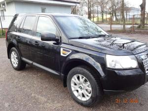 Black Land Rover Freelander 2008 in Raseiniai, with an engine capacity of 2.18 L and mileage of 223 thousand km for 5000 €, photo 4 on AUTOMOTO.COM.LV