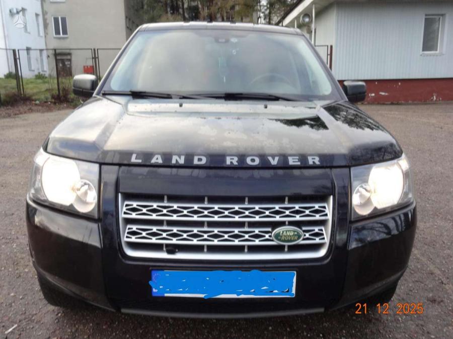 Black Land Rover Freelander 2008 in Raseiniai, with an engine capacity of 2.18 L and mileage of 223 thousand km for 5000 €, photo 5 on AUTOMOTO.COM.LV