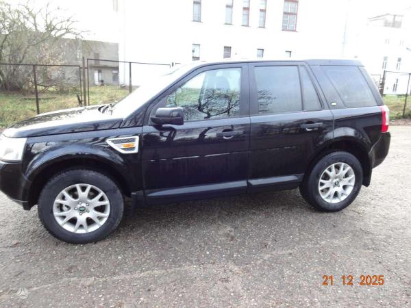 Black Land Rover Freelander 2008 in Raseiniai, with an engine capacity of 2.18 L and mileage of 223 thousand km for 5000 €, photo 6 on AUTOMOTO.COM.LV