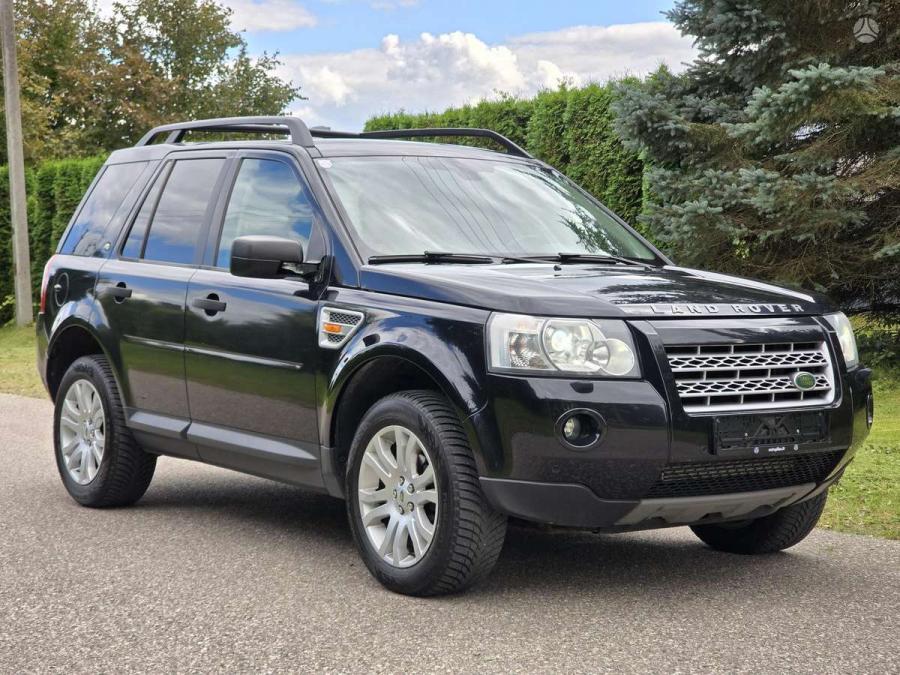 Black Land Rover Freelander 2008 in Utena, with an engine capacity of 2.20 L and mileage of 211 thousand km for 3899 €, photo 1 on AUTOMOTO.COM.LV