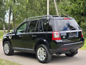 Black Land Rover Freelander 2008 in Utena, with an engine capacity of 2.20 L and mileage of 211 thousand km for 3899 €, photo 5 on AUTOMOTO.COM.LV