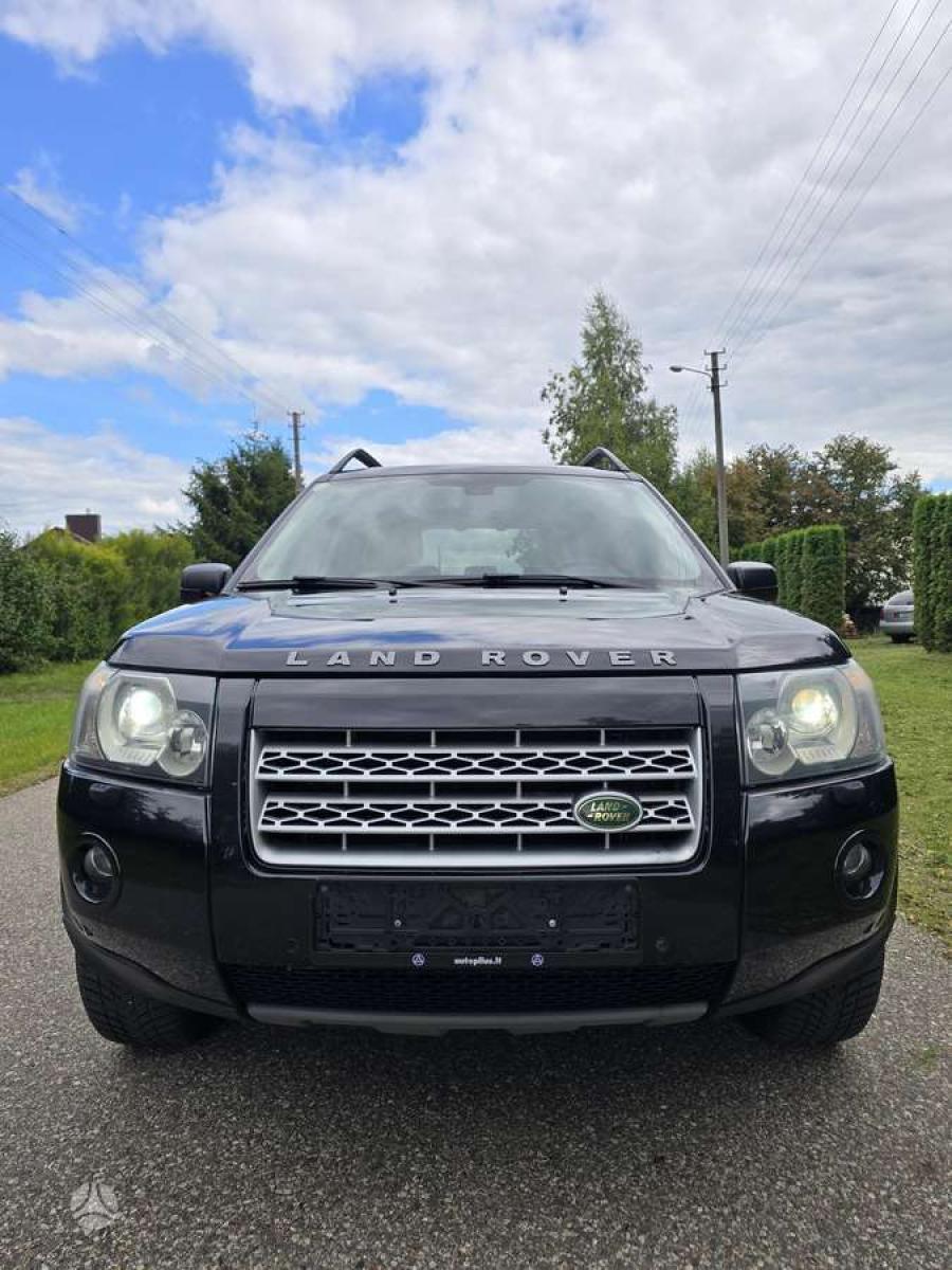 Black Land Rover Freelander 2008 in Utena, with an engine capacity of 2.20 L and mileage of 211 thousand km for 3899 €, photo 9 on AUTOMOTO.COM.LV