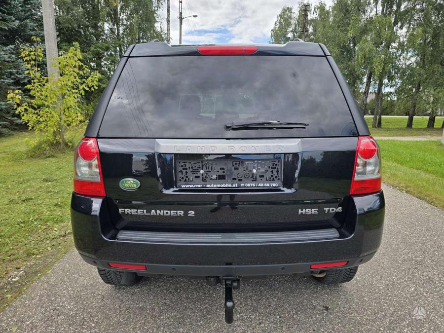 Black Land Rover Freelander 2008 in Utena, with an engine capacity of 2.20 L and mileage of 211 thousand km for 3899 €, photo 10 on AUTOMOTO.COM.LV